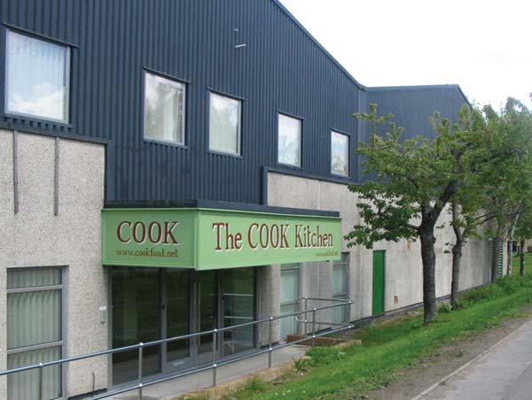 Goplasticpallets.com lightens the load in the cook kitchen | Warehouse ...